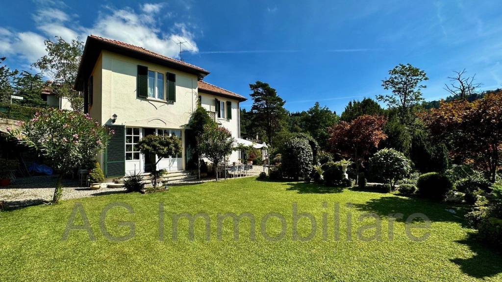 Villa in vendita a Bee via Francesco Farinet