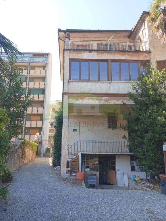 Villa in vendita a Borgosesia via duca d'aosta