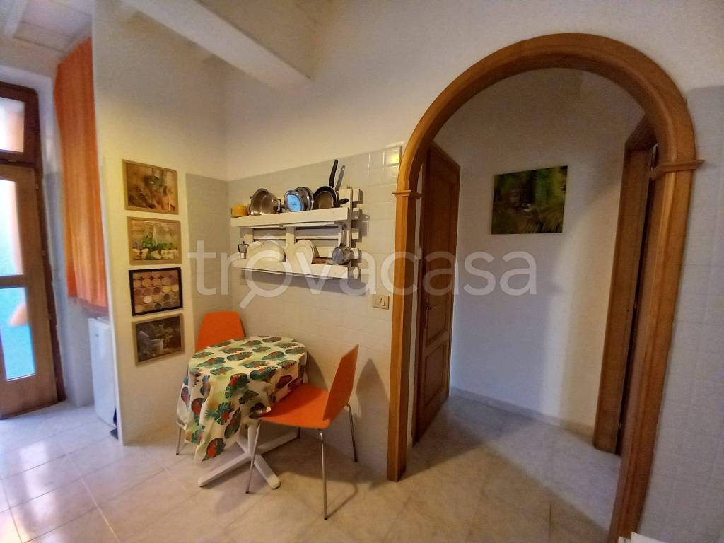 Appartamento in vendita a Capodimonte via Annibal Caro