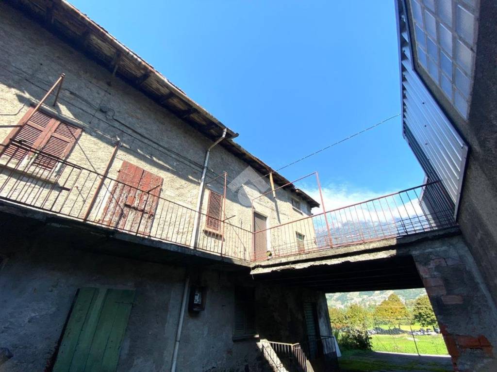 Casa Indipendente in vendita a Cosio Valtellino via Stelvio, 219