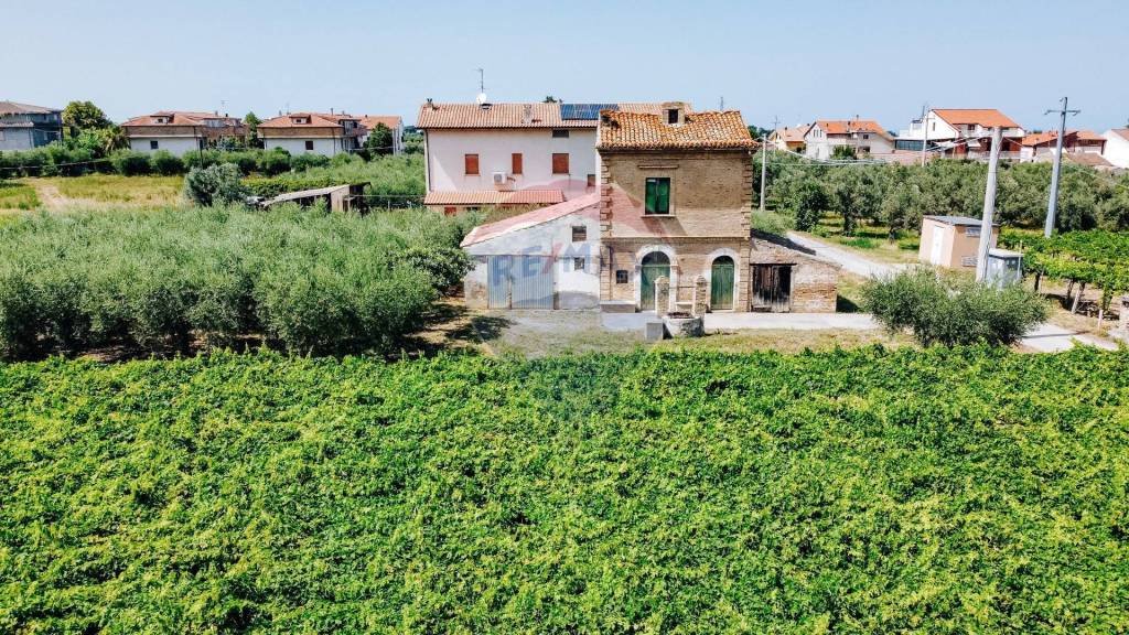 Rustico in vendita a Casalbordino via Degli Oleandri