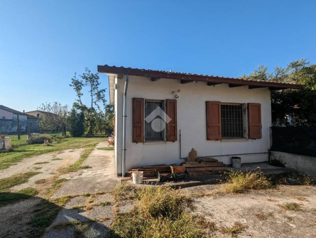 Casa Indipendente in vendita ad Alfonsine via Cavallotti, 37