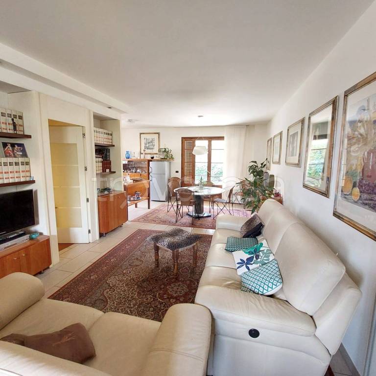 Villa in vendita a Vaiano via delle Dalie
