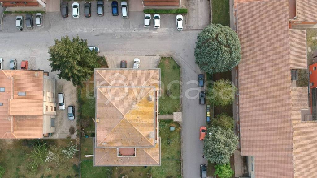 Appartamento in vendita a Fabro via Salvatore Quasimodo