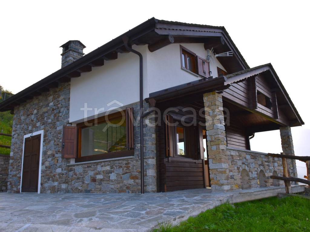 Chalet in vendita a Bema via Roma