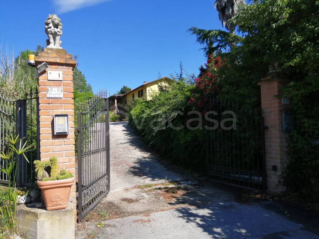 Villa in vendita a Castel di Lama contrada forcella