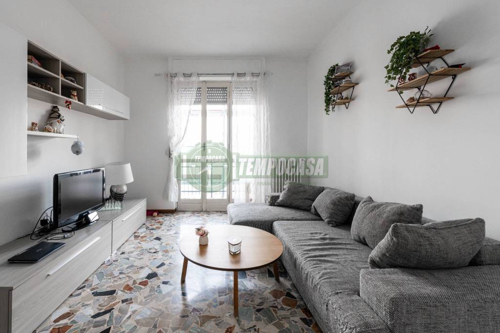Appartamento in vendita a Carnate via Roma, 65