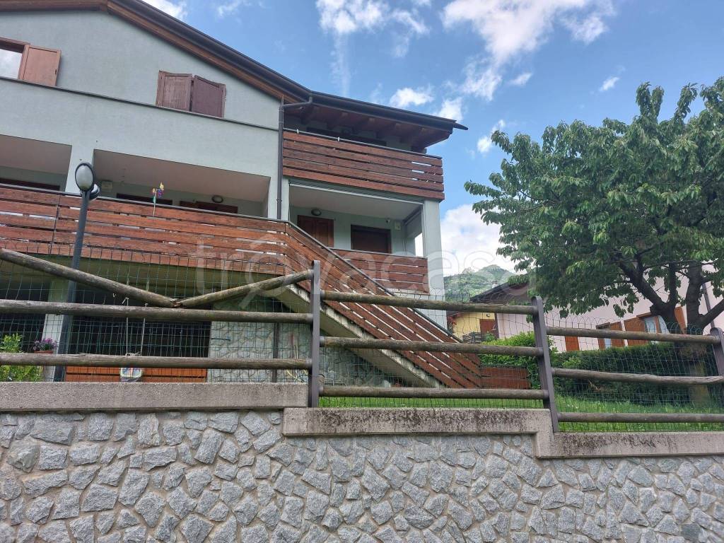 Villa a Schiera in in vendita da privato a Ballabio via per Morterone, 4