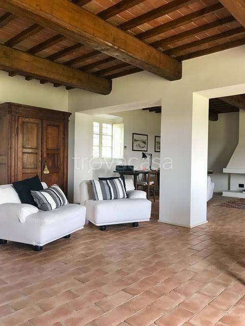 Colonica in vendita a Carmignano via Arrendevole