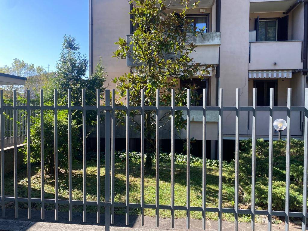 Appartamento in vendita ad Agrate Brianza via Fratelli John e Robert Kennedy, 7