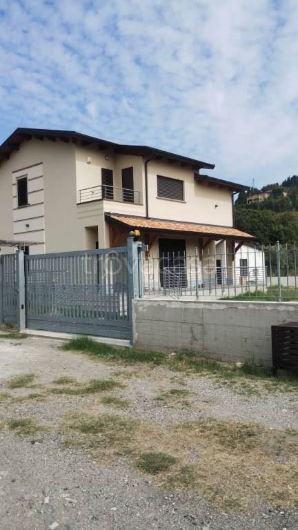 Villa in vendita a Catanzaro viale dei Conti Falluc