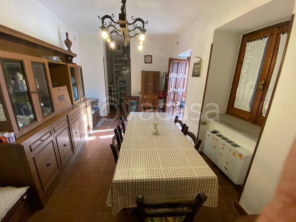 Casa Indipendente in in vendita da privato a Spoleto frazione Valle San Martino, 11