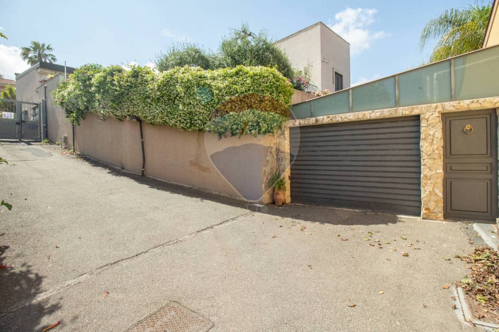 Villa Bifamiliare in vendita ad Aci Bonaccorsi via francesco crispi, 47