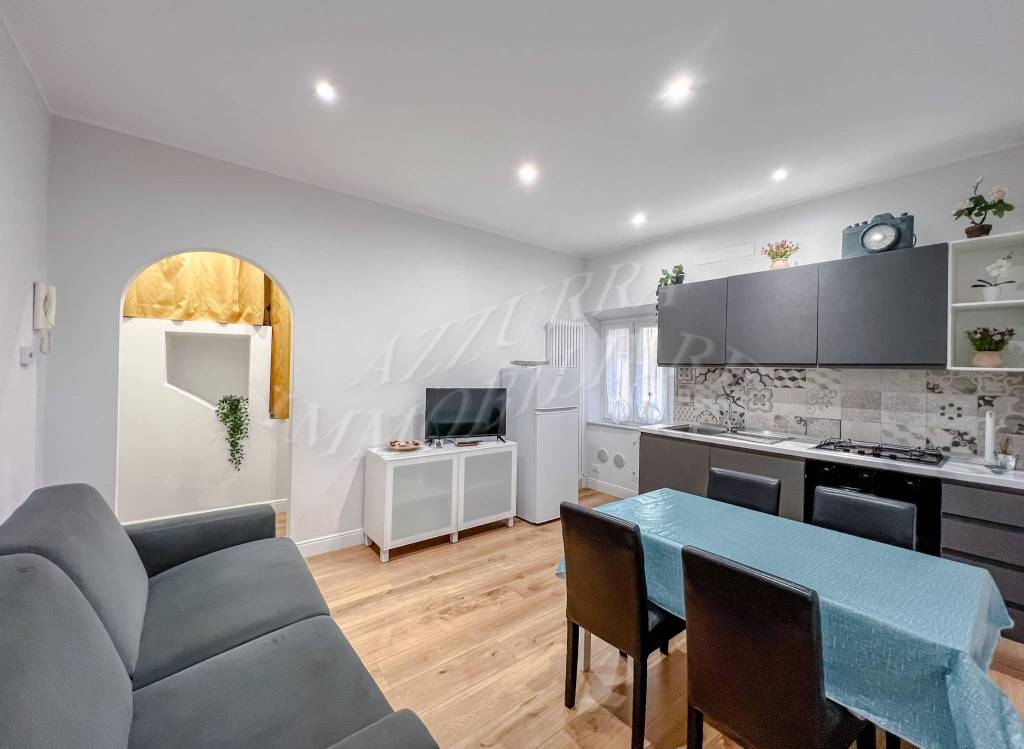 Appartamento in vendita a Savona via Antonio Barba