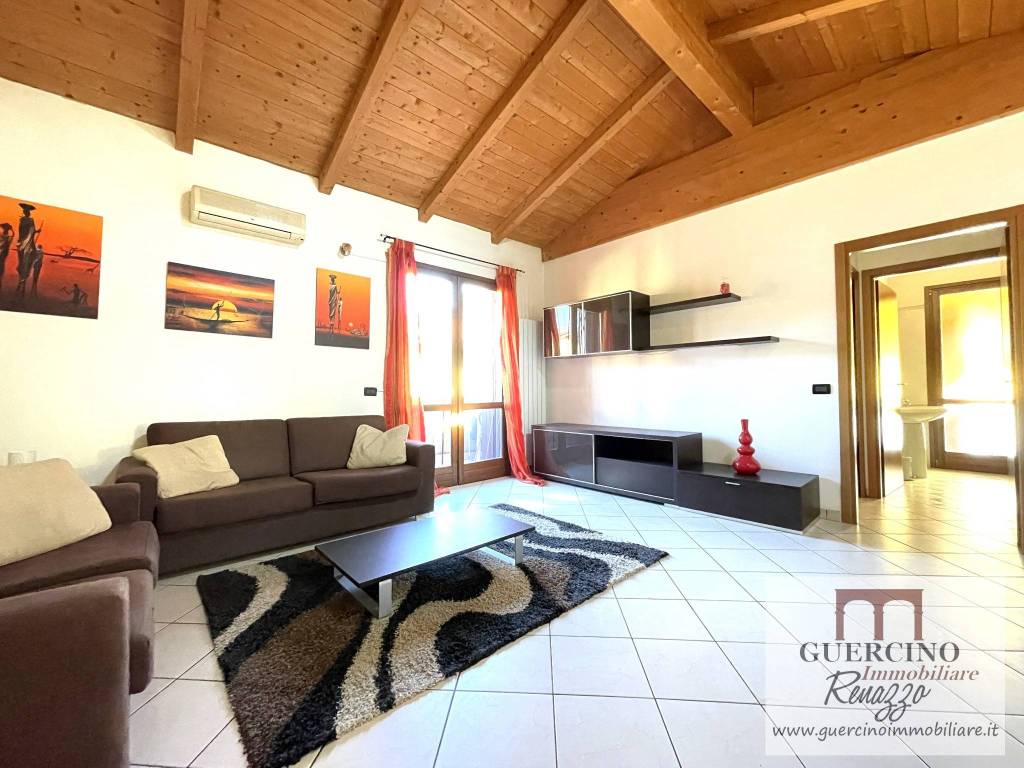 Casa Indipendente in vendita a Cento via Cesare Diana, 117