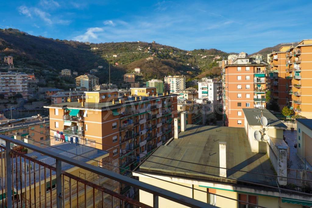 Appartamento in vendita a Genova via Stefanina Moro