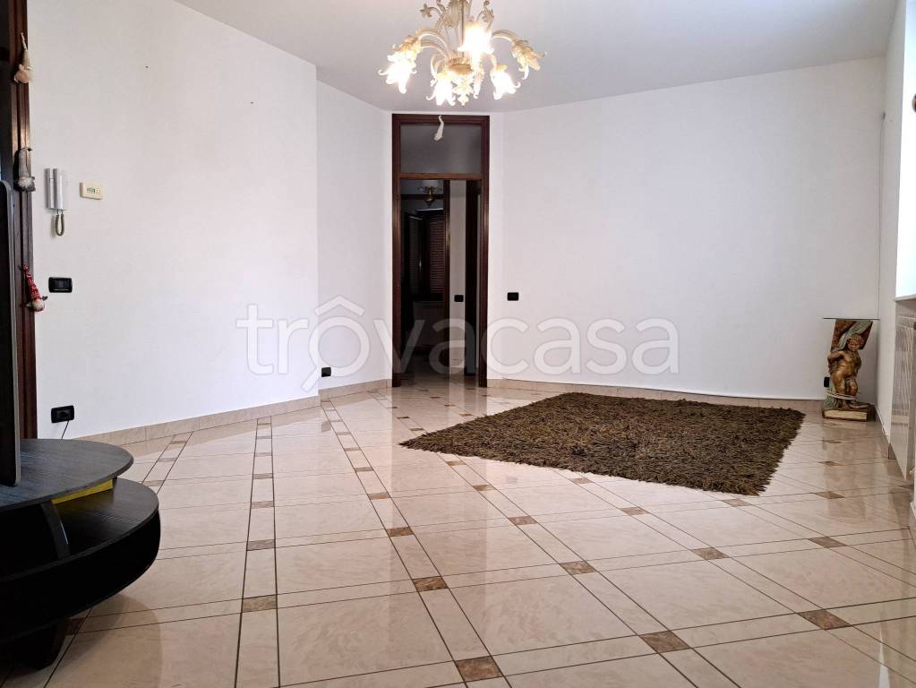 Appartamento in vendita a Boltiere via Giuseppe Mazzini