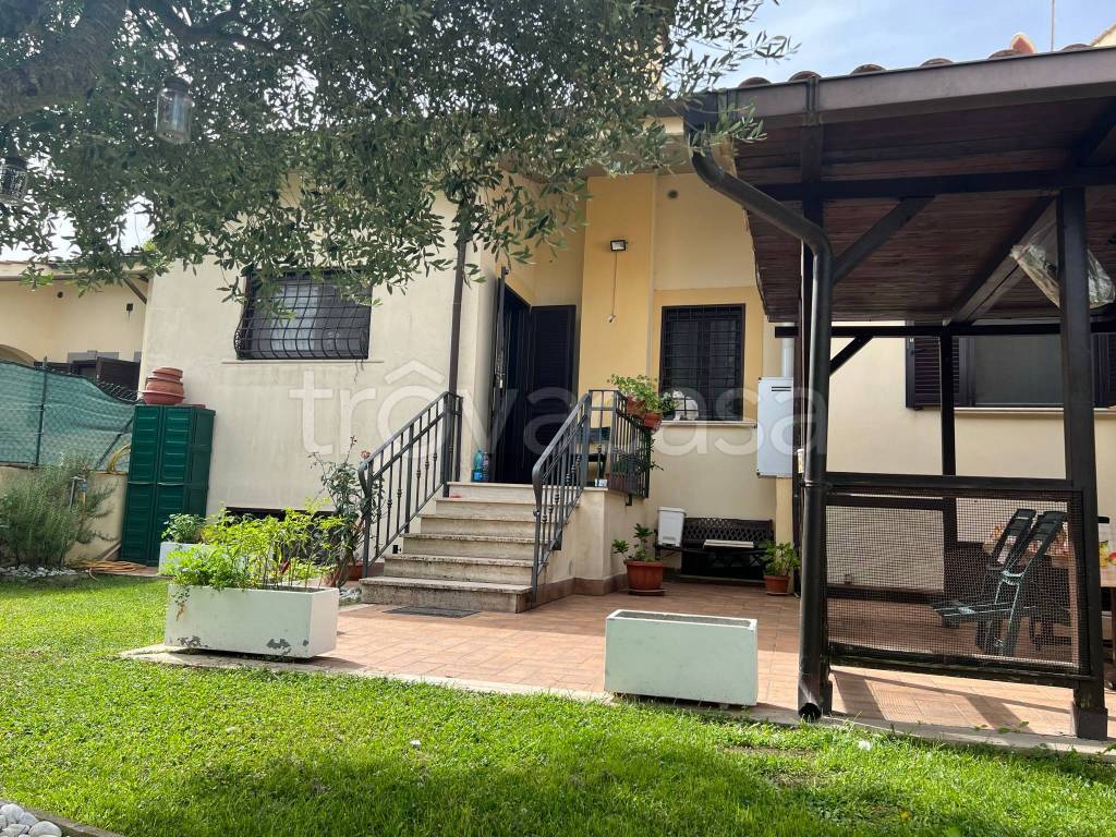 Villa Bifamiliare in vendita a Bracciano via Olmata Tre Cancelli