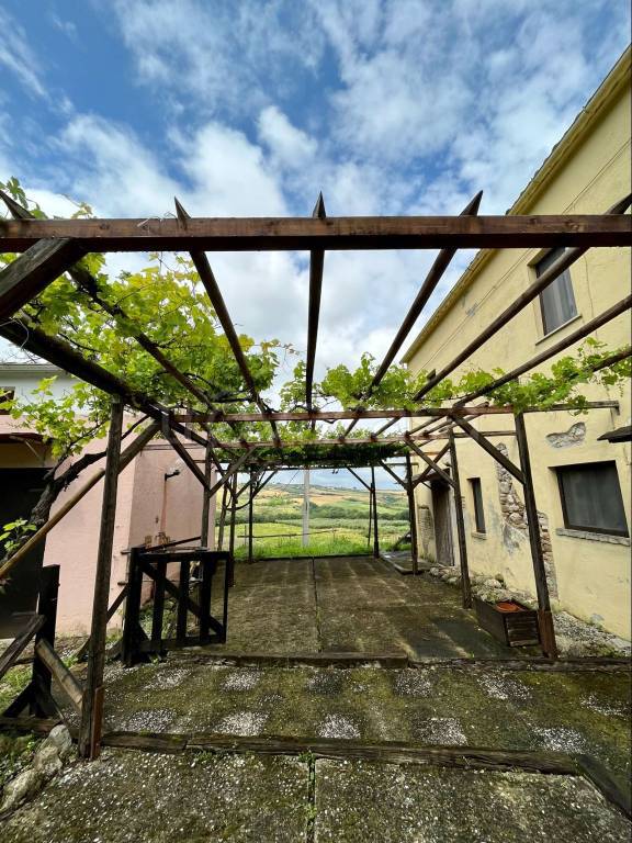 Villa in in vendita da privato a Catignano contrada Sterpara