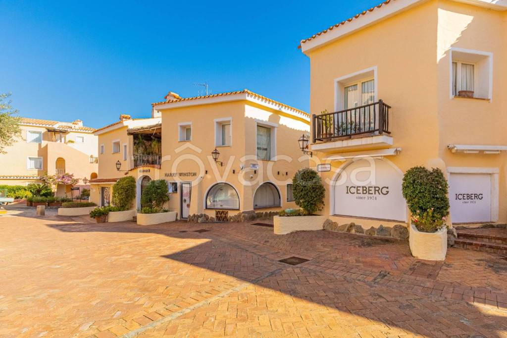 Appartamento in vendita ad Arzachena via Cerbiatta