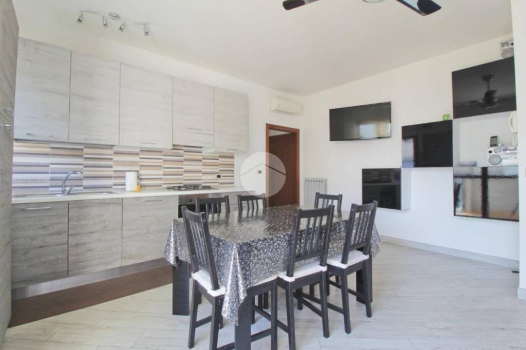 Appartamento in vendita ad Alba Adriatica viale Giuseppe Mazzini