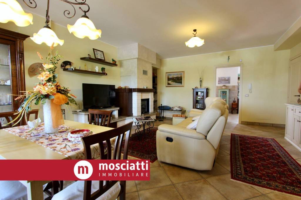 Villa a Schiera in vendita a Matelica strada Provinciale 98, 100