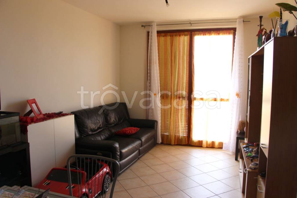 Appartamento in vendita a Casaletto Lodigiano via Papa Giovanni Paolo II