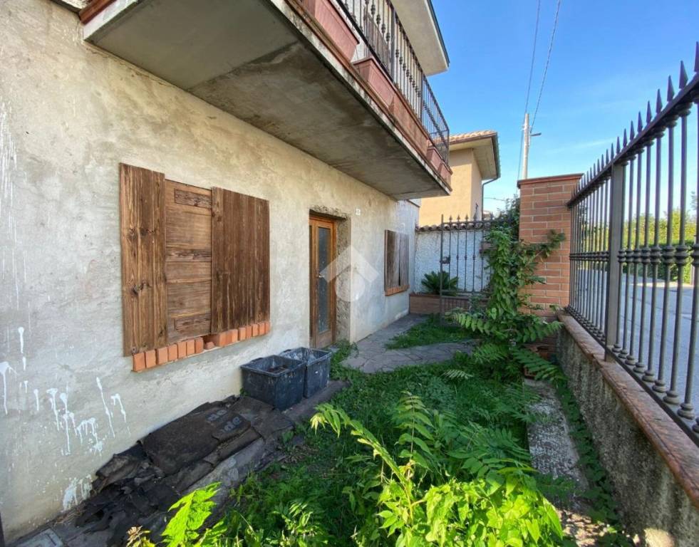 Villa in vendita a Rivolta d'Adda via Gioacchino Rossini, 4