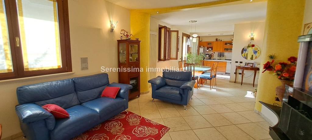 Villa in vendita a Vallefoglia