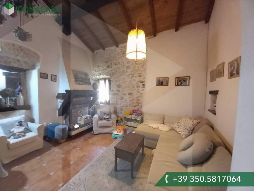 Appartamento in vendita a Vico del Gargano via Terra