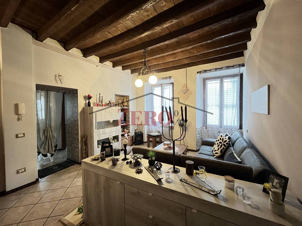 Appartamento in vendita a Cantù via Catania, 14