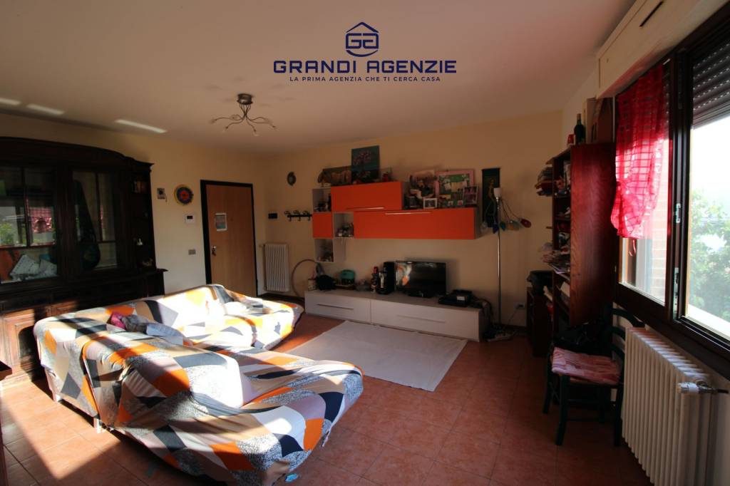 Appartamento in vendita a Parma via Aida