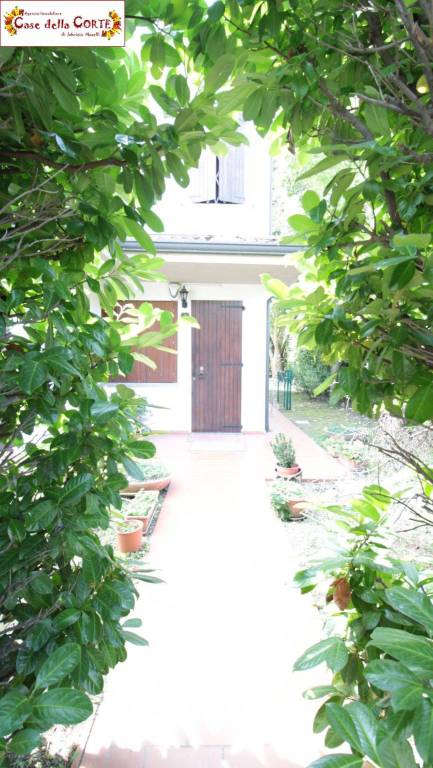 Villa a Schiera in vendita a Cento vicinanze del centro storico