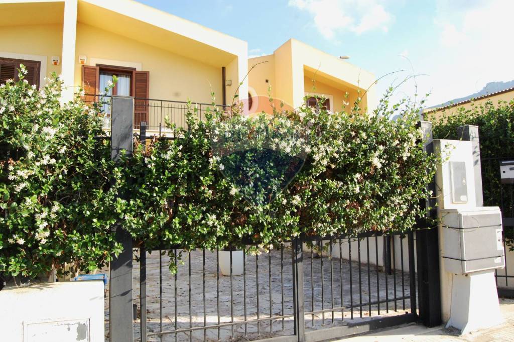 Villa a Schiera in vendita a Valderice via giardini del conte, 41