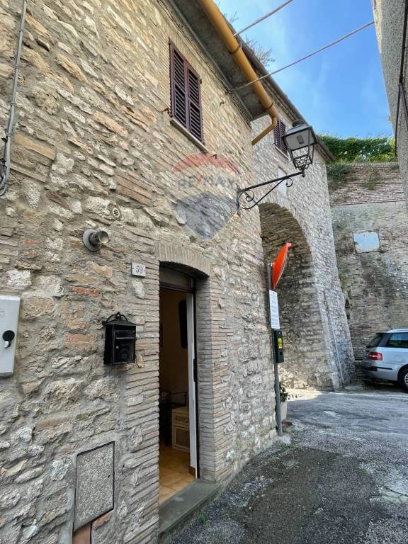 Casa Indipendente in vendita ad Arcevia via brunamonti, 57