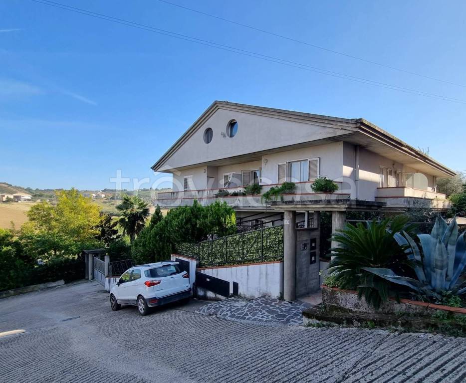 Casa Indipendente in vendita a Cappelle sul Tavo via Vestina a Mare, 35/f