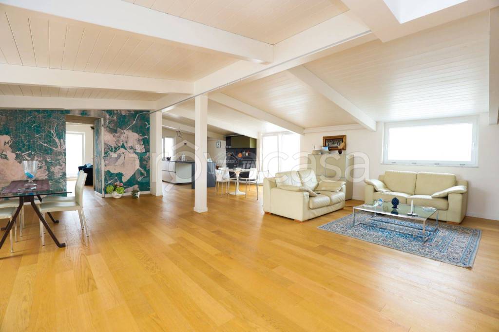 Appartamento in vendita ad Aversa viale Olimpico 42