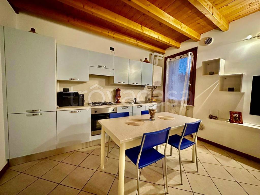 Appartamento in vendita a Castel Goffredo piazza Giacomo Matteotti, 2