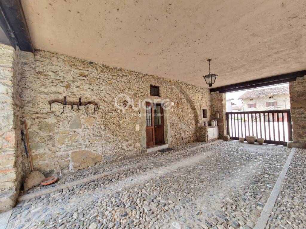 Appartamento in vendita a Buja via Saletti