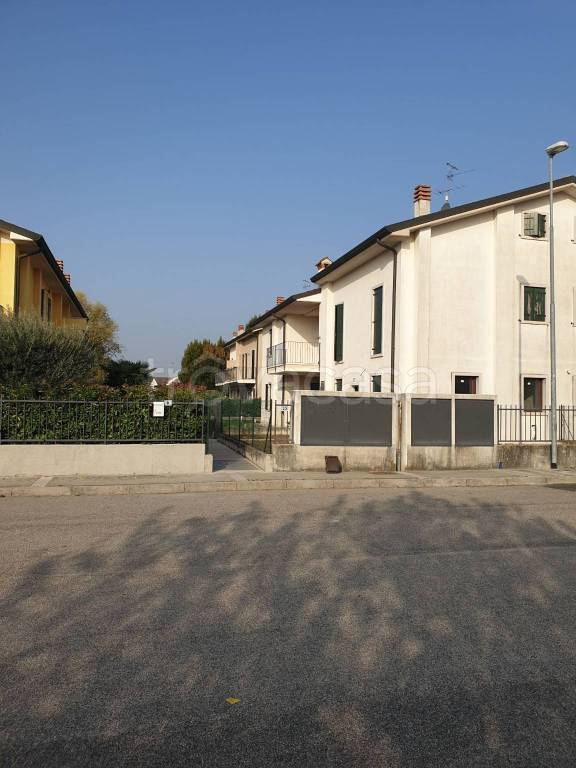Villa a Schiera in in vendita da privato a Oppeano via Gianfranco Miglio, 9