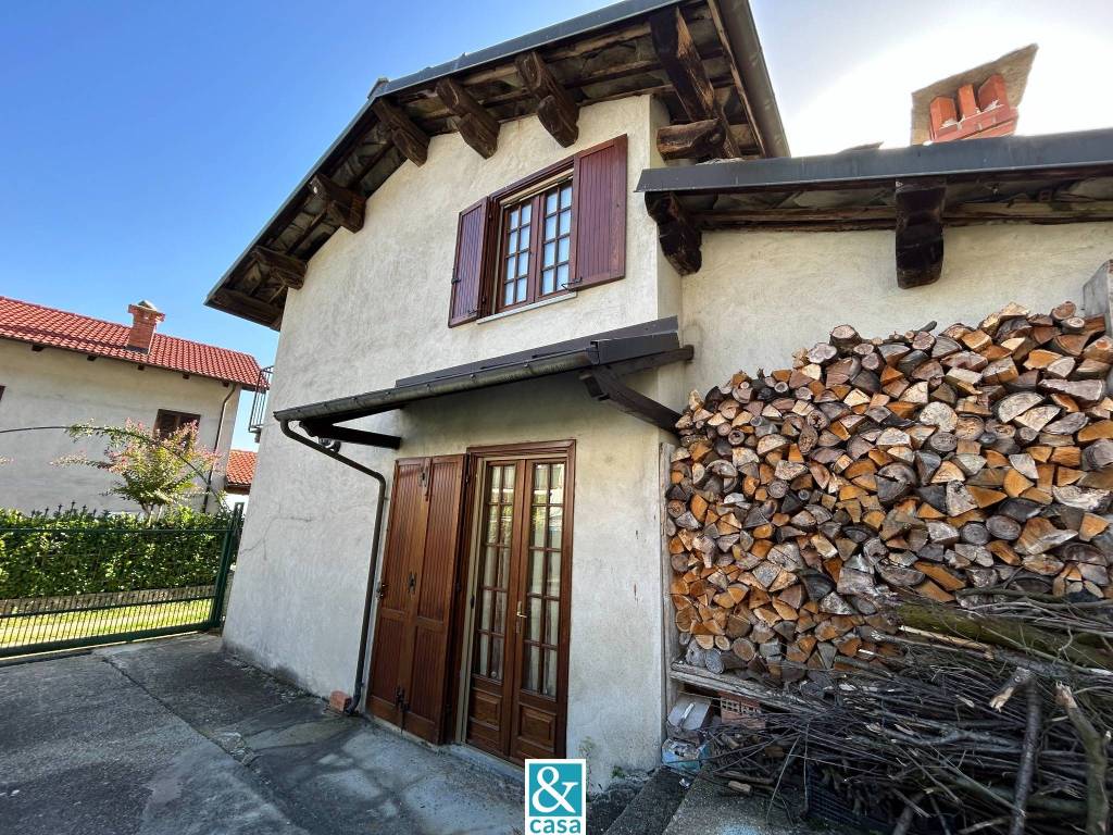 Casa Indipendente in vendita a Barge via Antica Torriana