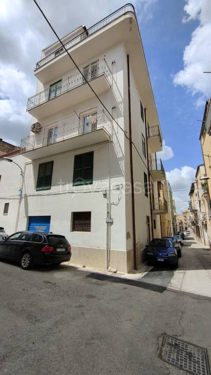 Intero Stabile in vendita ad Alcamo via Lucchese, 11A