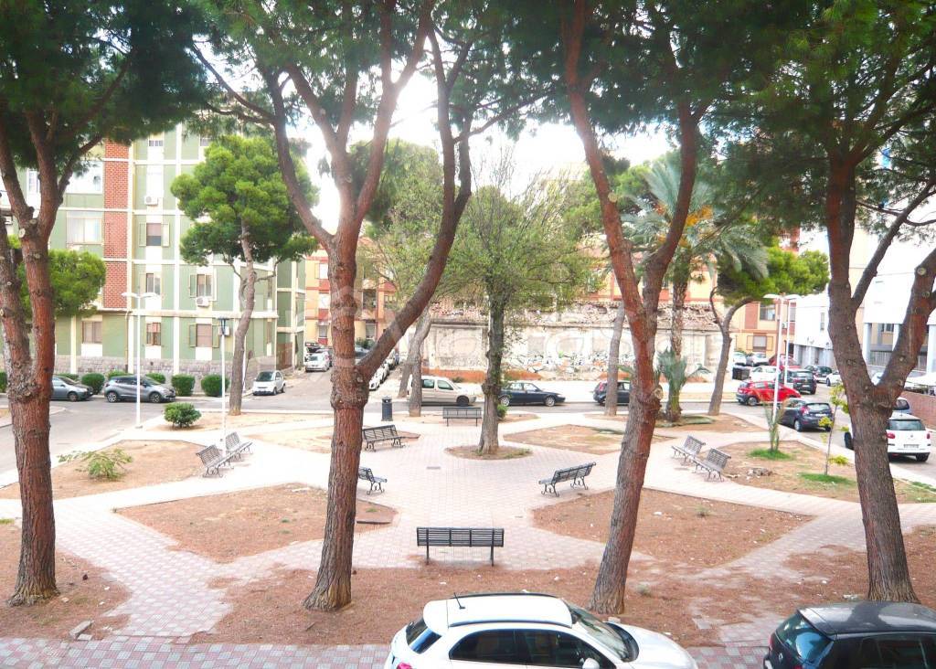 Appartamento in vendita a Cagliari via Is Mirrionis, 47