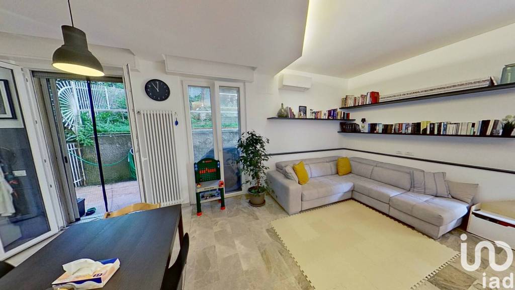 Appartamento in vendita ad Arenzano via Leopardi, 36