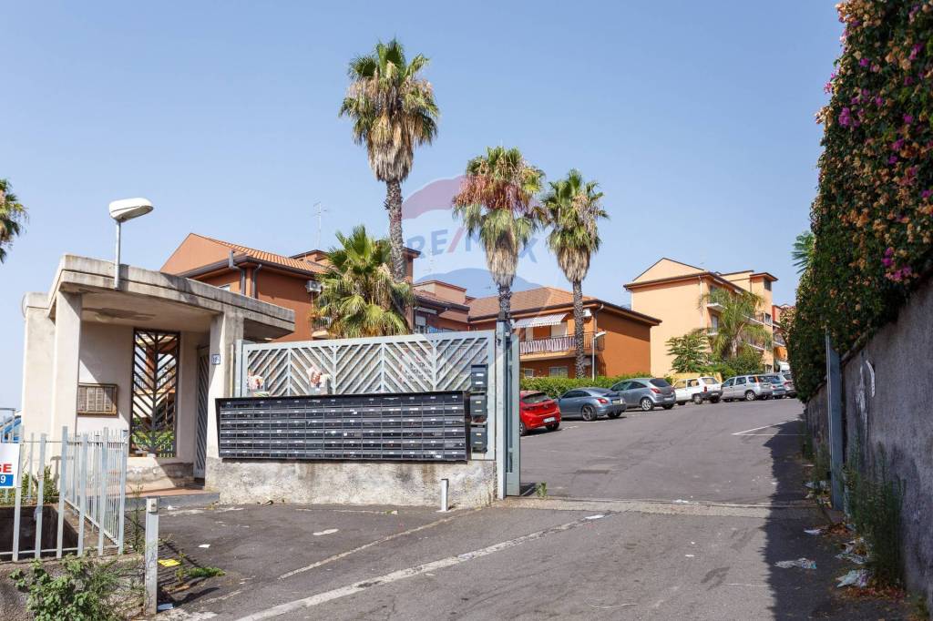 Appartamento in vendita ad Aci Catena via dei ciclopi, 160