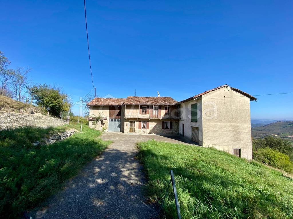 Cascina in vendita ad Alba corso Cortemilia