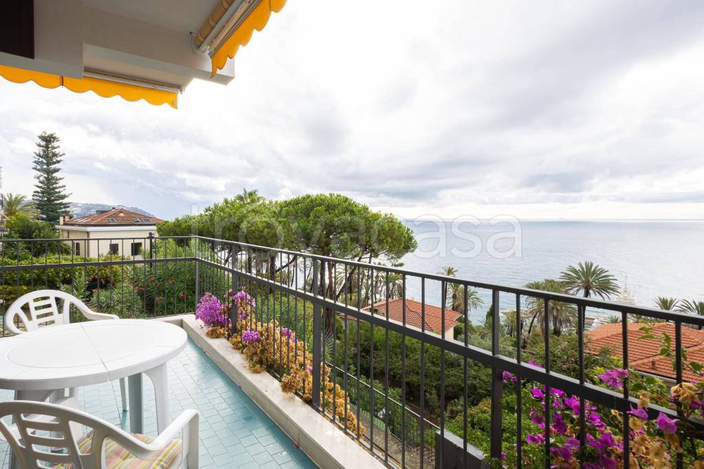 Appartamento in vendita a Bordighera via dei Colli, 73