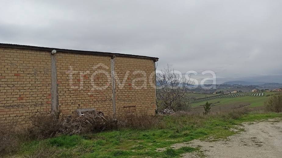 Colonica in vendita a Falerone strada Faleriense a Monte