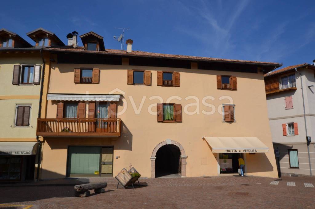 Casa Indipendente in vendita a Cavareno via Roma, 31