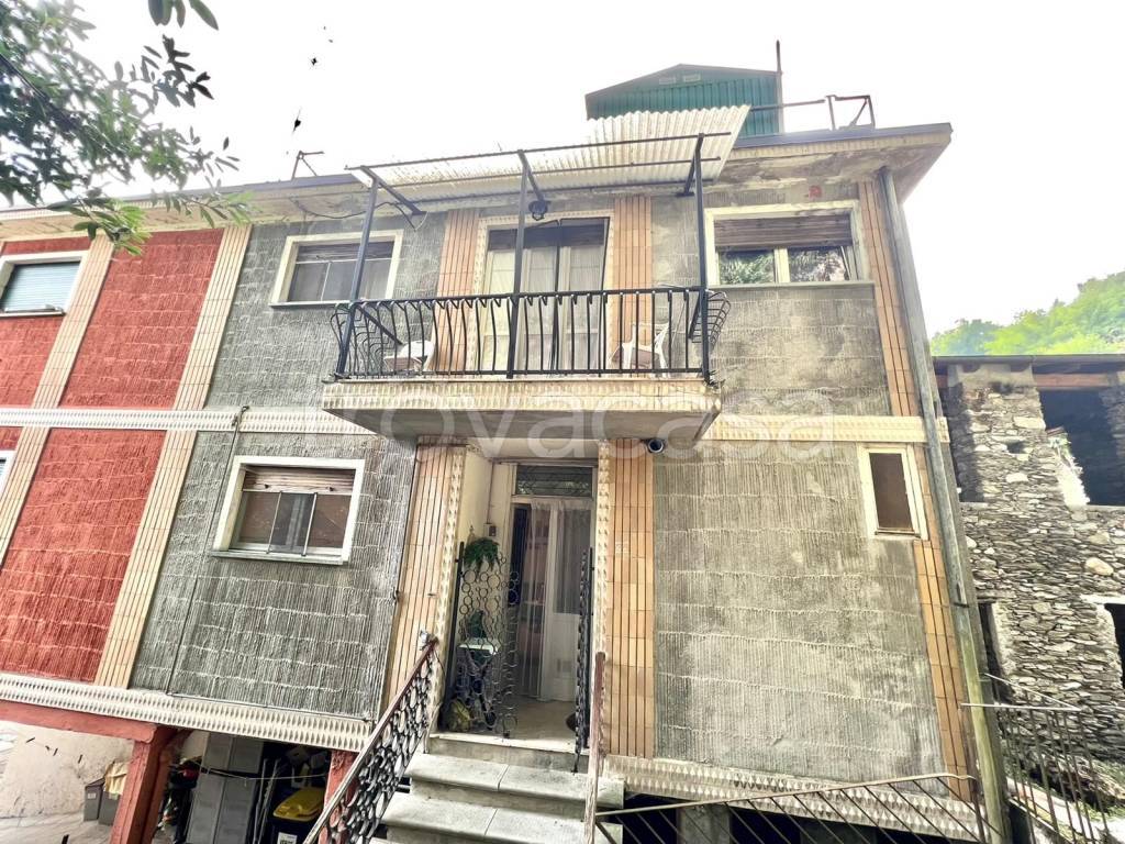 Casa Indipendente in vendita a Ghiffa corso Risorgimento, 196